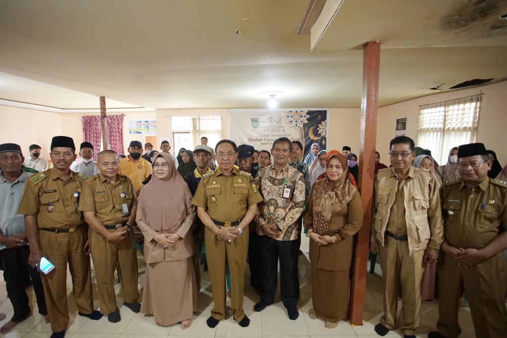 Pemkab Inhil Surkan Bansos Kepada Disabilitas dan Lansia