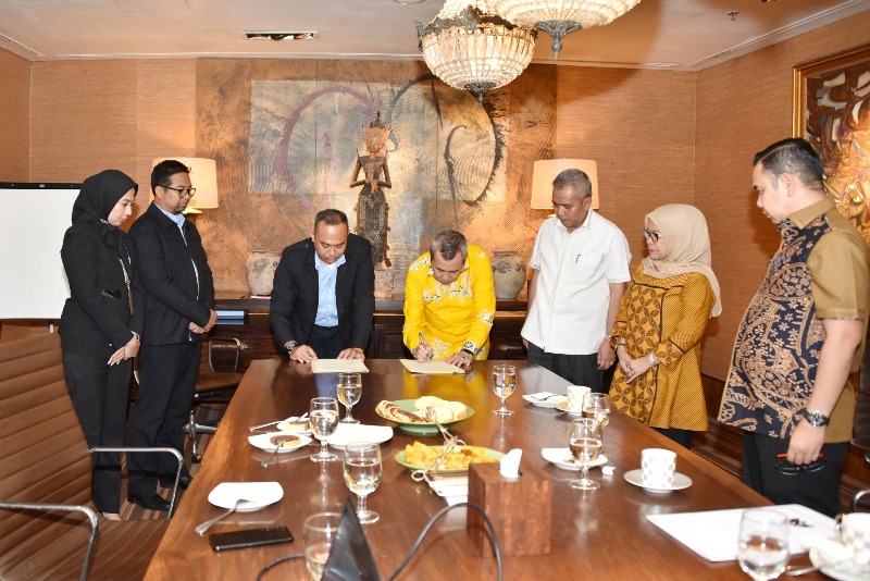 Tingkatkan Kualitas Pendidikan, Syamsuar Teken MoU dengan Yayasan Putera Sampoerna