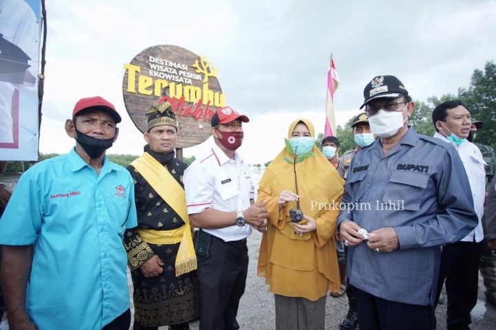 HM Wardan dan Satpolair Polres Inhil Tanam Mangrove bersama BPDASHL ...