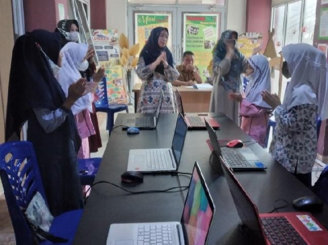 Transformasi Perpustakaan Berbasis Inklusi Sosial, DPAD Inhil Beri Pelatihan Pengenalan Komputer ...