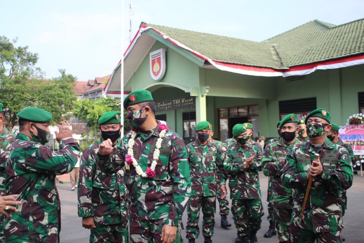 Acara Tradisi Penerimaan Dan Pelepasan Dandim 0714/Salatiga Berlangsung Penuh Haru