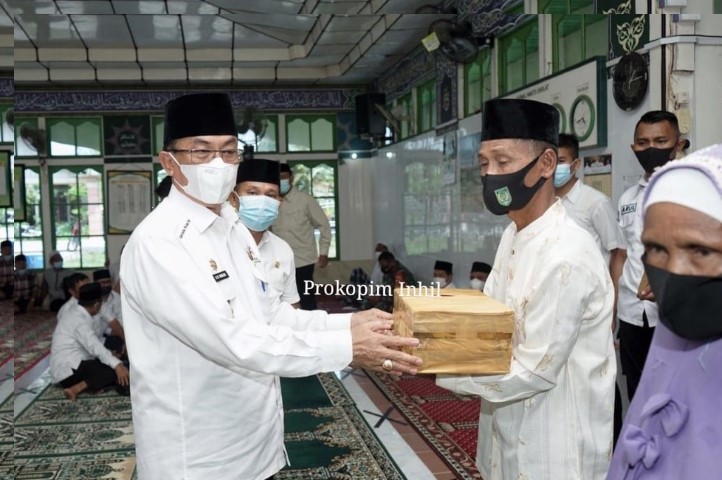 Datang ke Kecamatan Enok, Cek Bupati Inhil Ngapain Aja