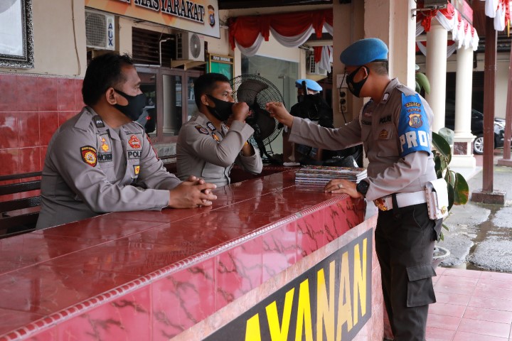 Provost Polres Inhil Lakukan Pendisiplinan Pemakaian Masker bagi ...