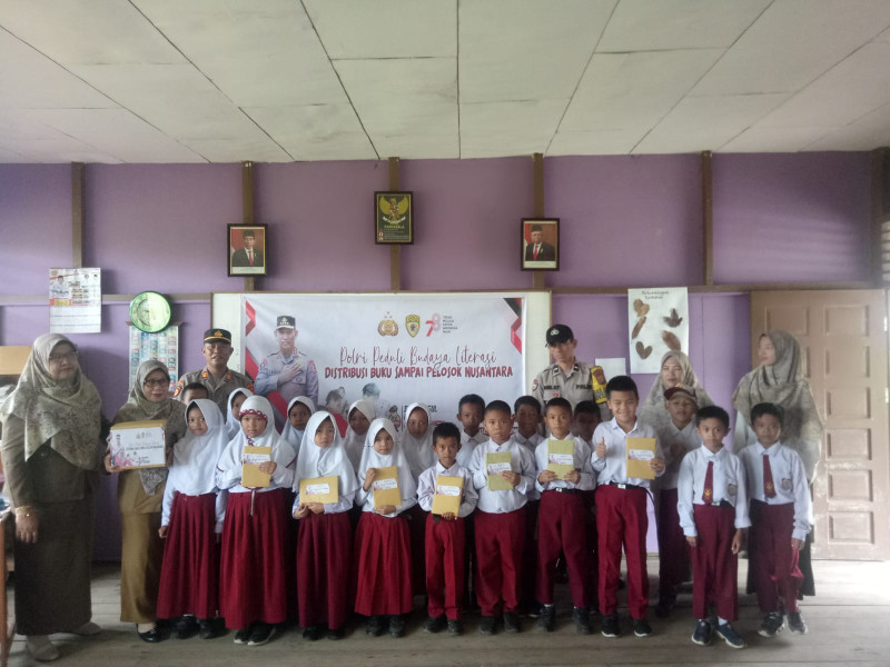 Budaya Literasi dan Perpustakaan Keliling Polsek Tempuling Diapresiasi ...